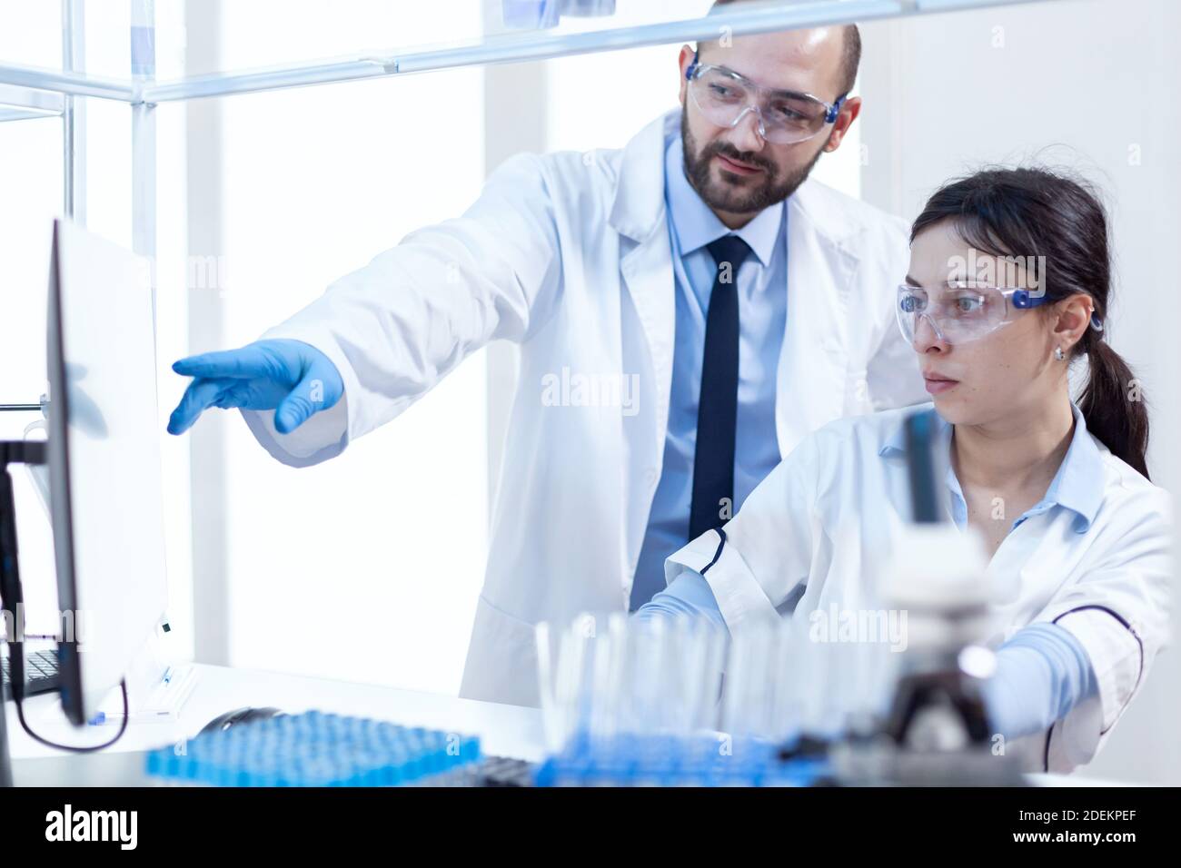 Laboratory team hi-res stock photography and images - Alamy
