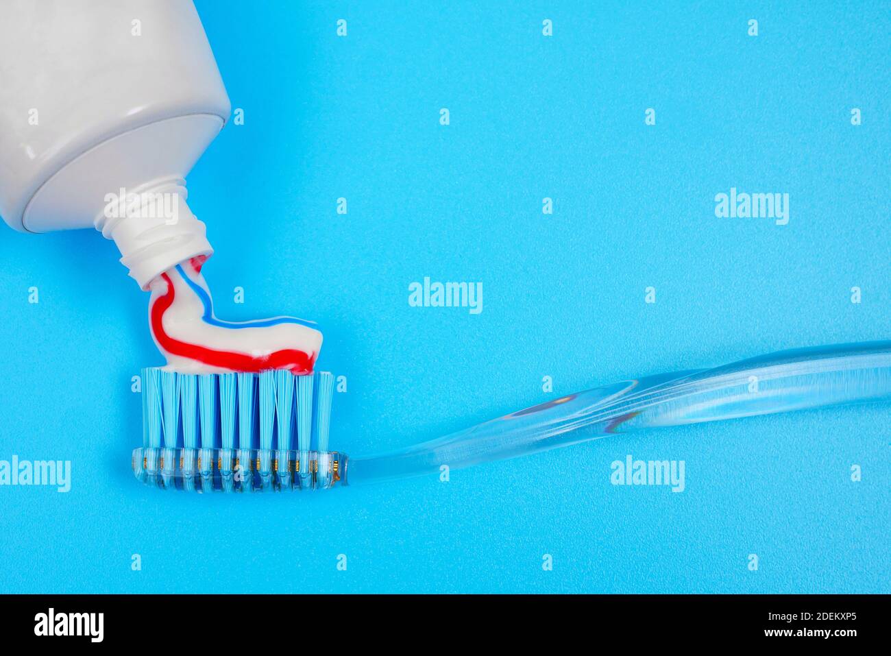 Squeezing toothpaste hi-res stock photography and images - Alamy