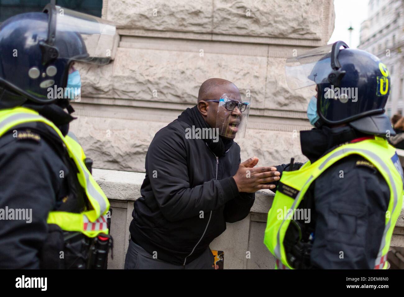 Metropolitan Police Shield High Resolution Stock Photography and Images ...
