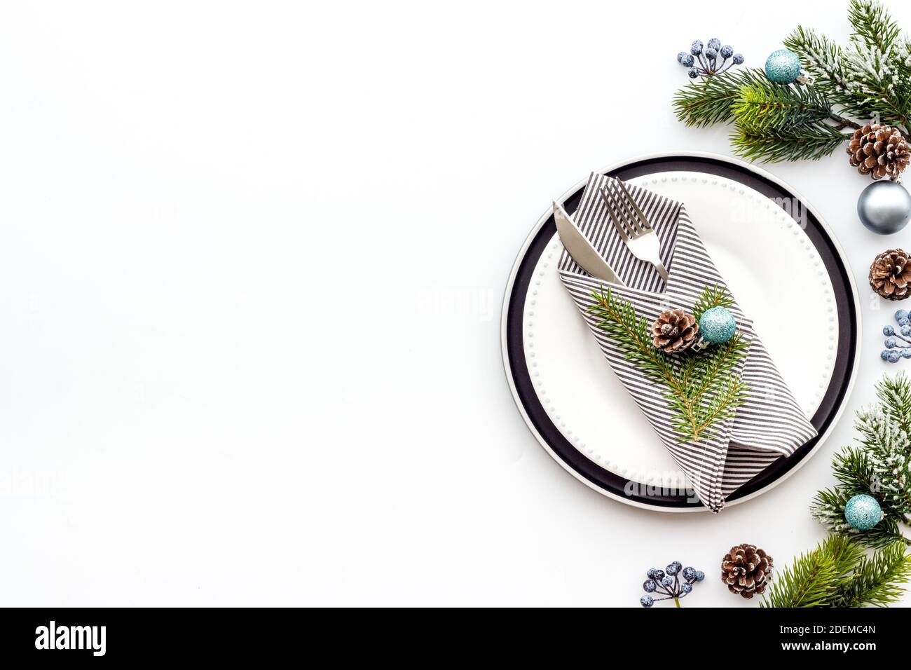 Christmas card or menu template copy space. Holiday table setting flat ...