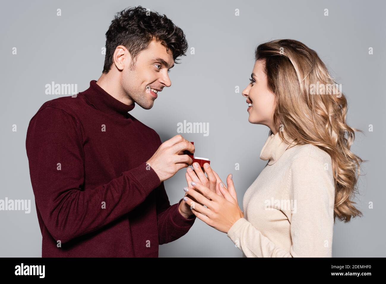 Woman proposal studio hi-res stock photography and images - Alamy