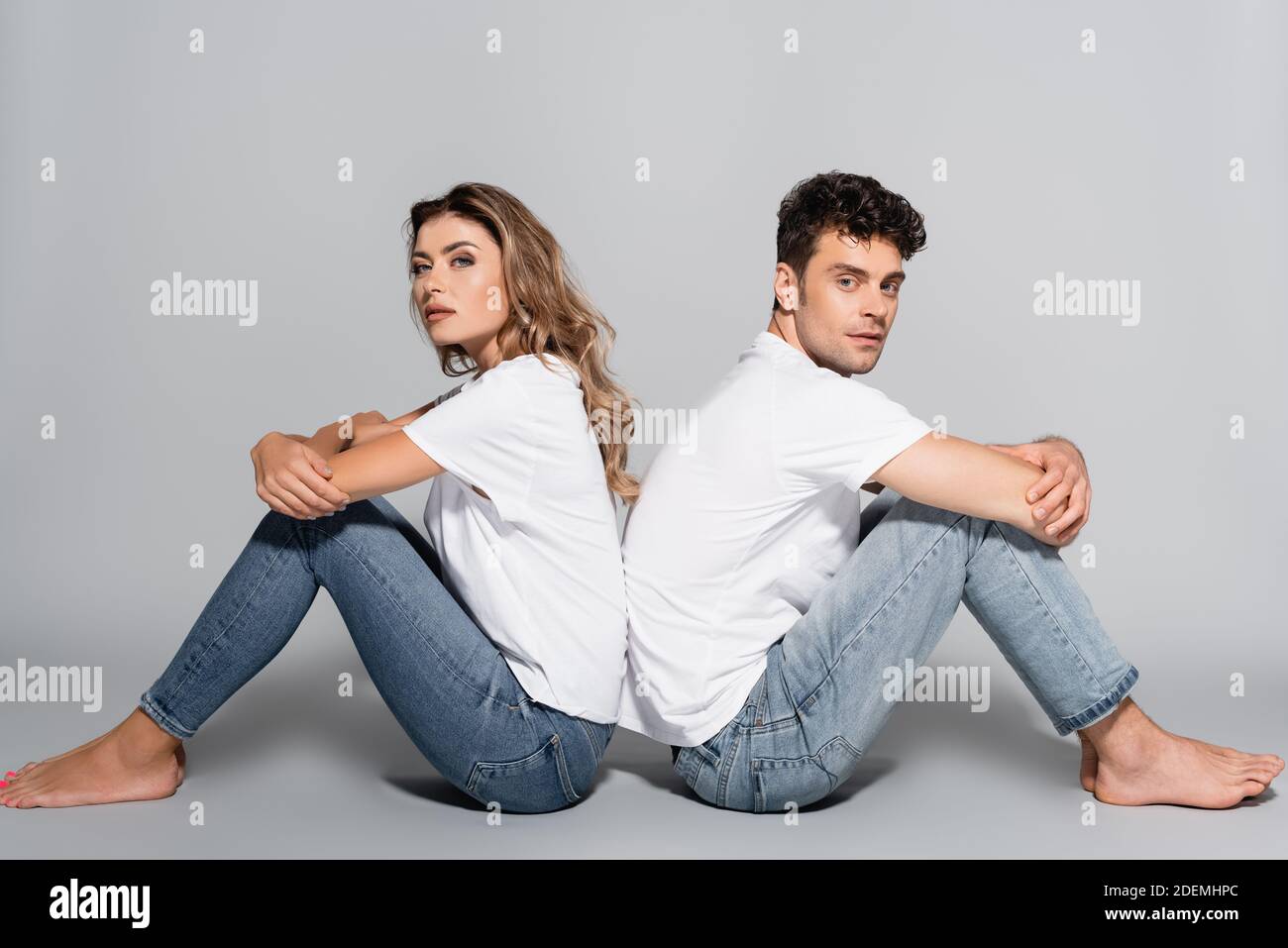 Romantic couple posing back hi-res stock photography and images - Alamy