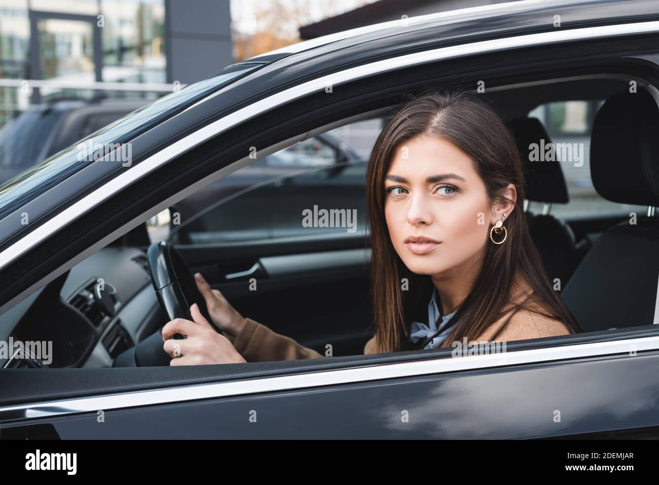 Looking out car window from inside hi-res stock photography and images ...