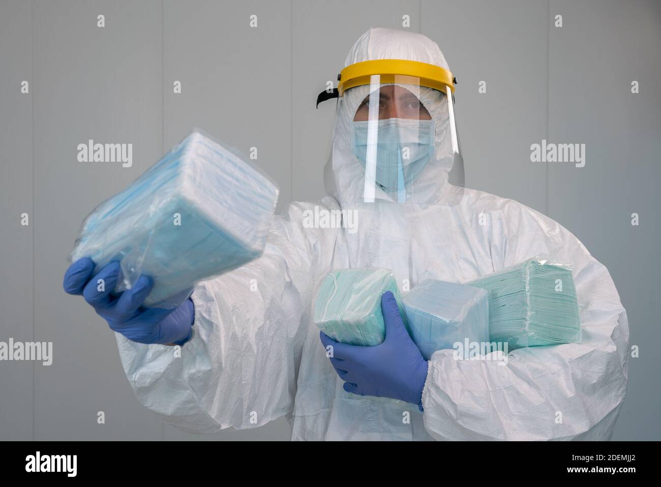 Plastic face shield hi-res stock photography and images - Alamy