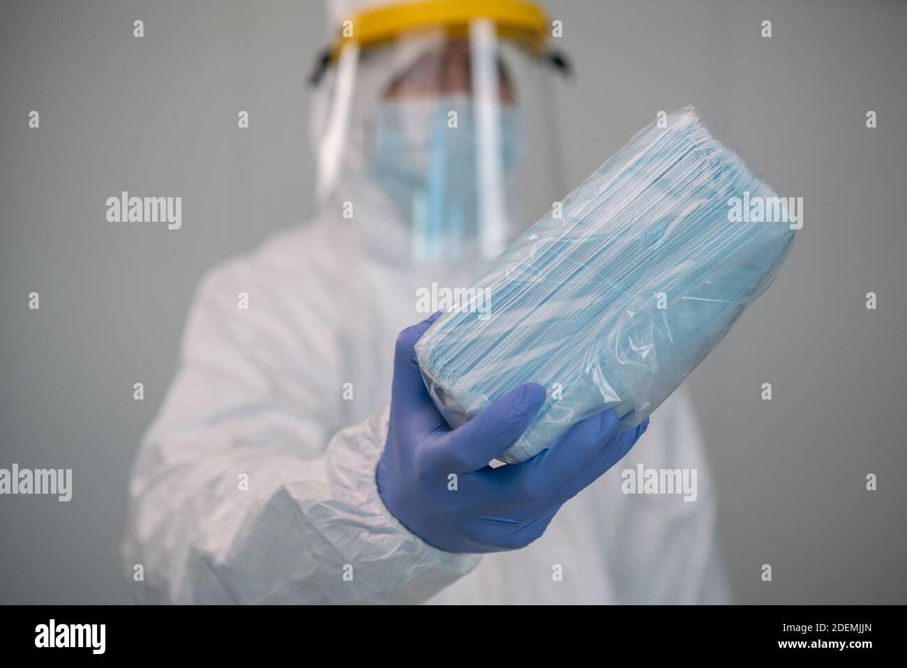 Plastic face shield hi-res stock photography and images - Alamy
