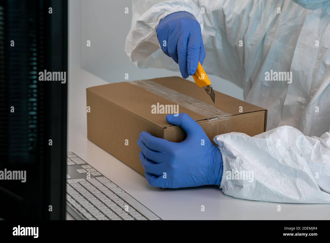 Ppe hospital delivery hi-res stock photography and images - Alamy