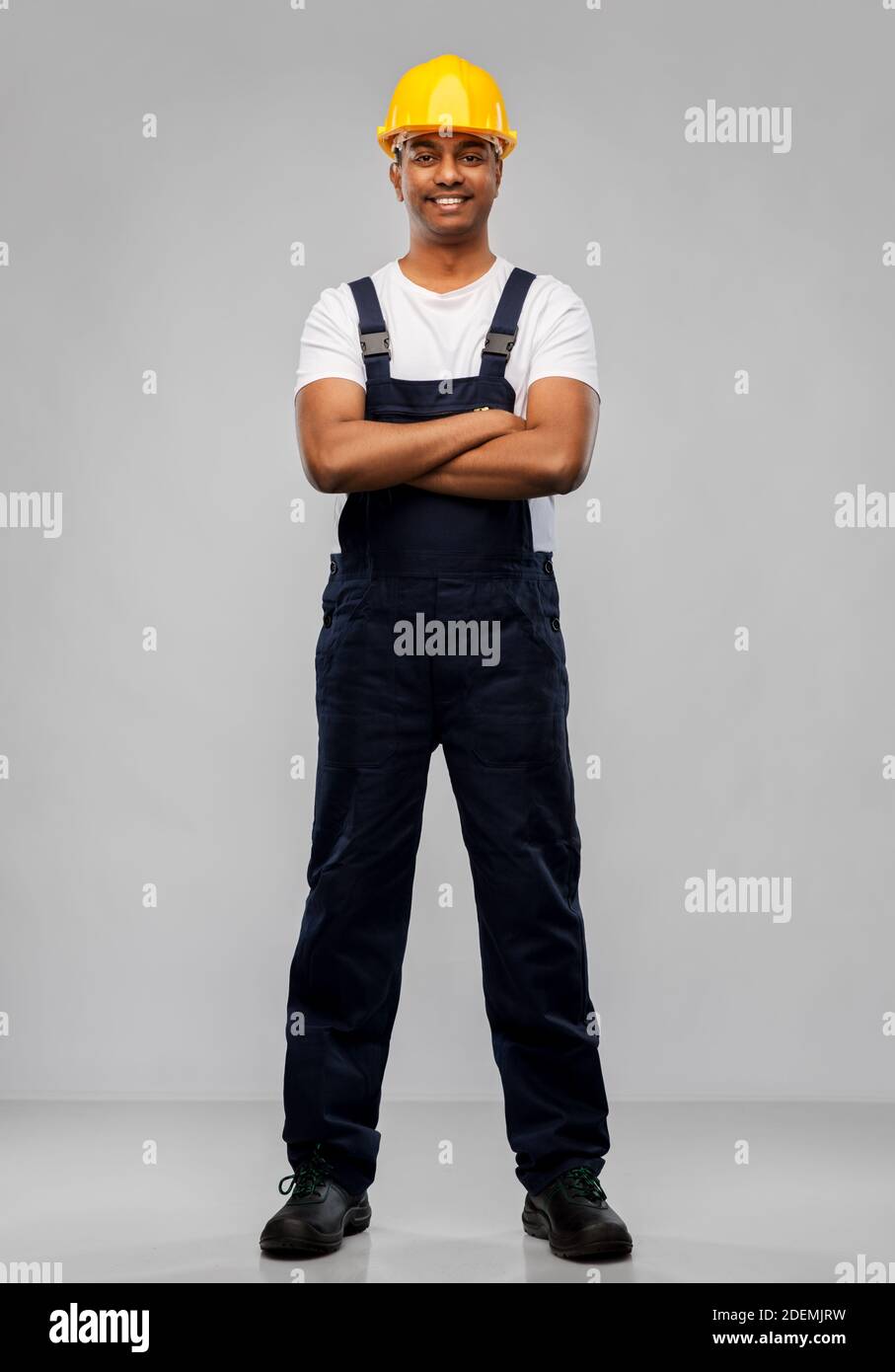 Indian man arms crossed hi-res stock photography and images - Alamy