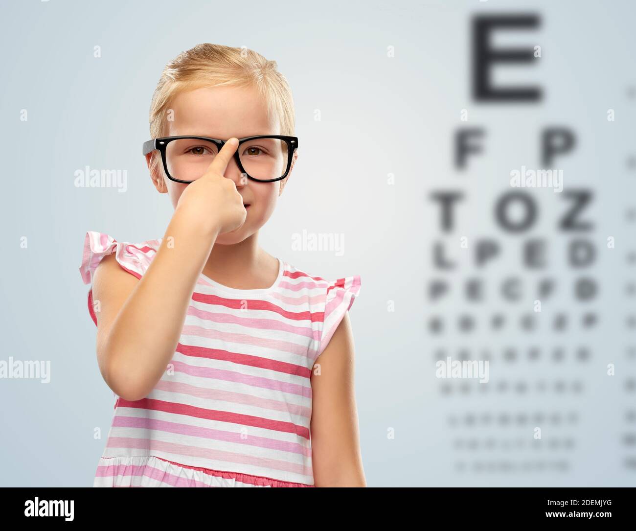 Child eye chart hi-res stock photography and images - Alamy