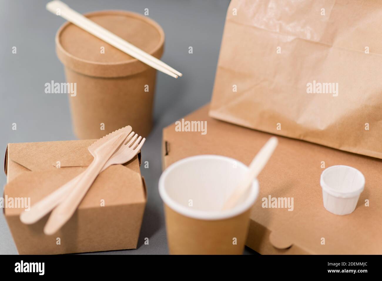 disposable paper containers for takeaway food Stock Photo - Alamy