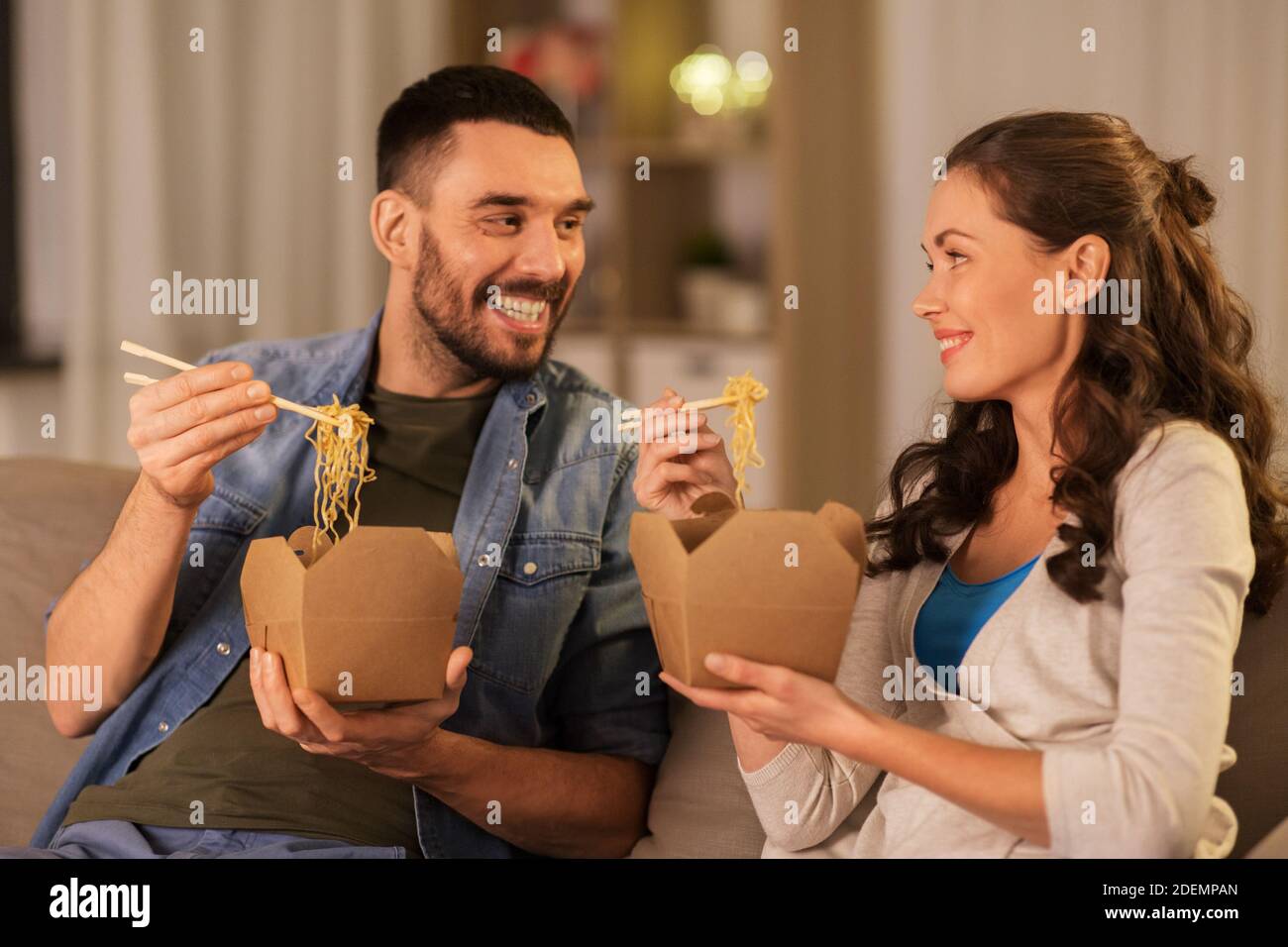 Asian couple eating noodles hi-res stock photography and images - Alamy