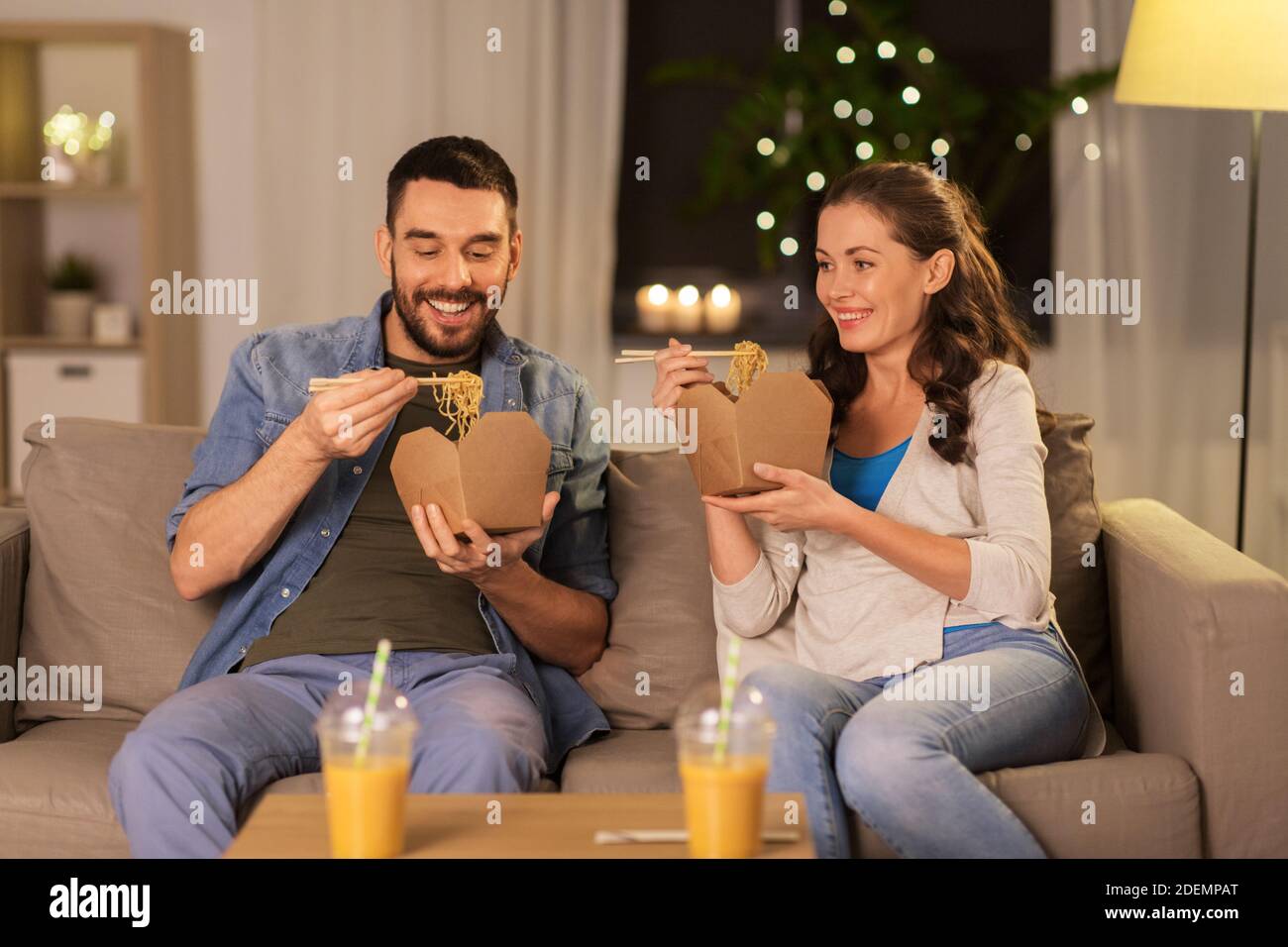 Asian couple eating noodles hi-res stock photography and images - Alamy