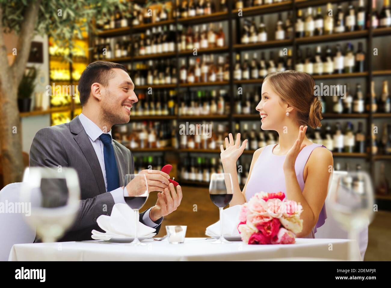 Man making jewellery hi-res stock photography and images - Alamy