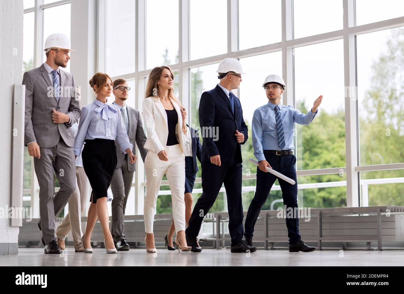 Business team in helmets hi-res stock photography and images - Alamy