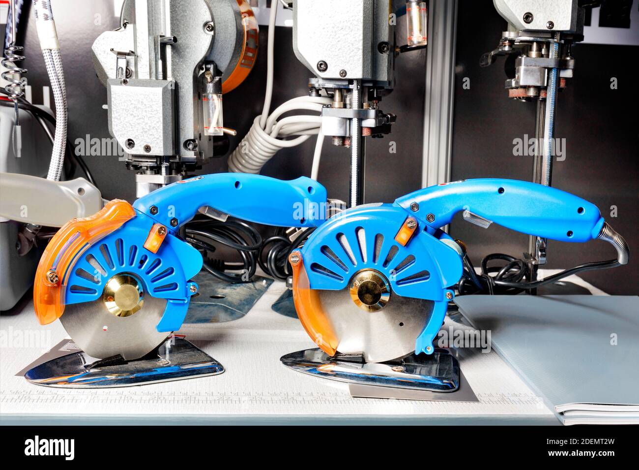 Textile saws hi-res stock photography and images - Alamy