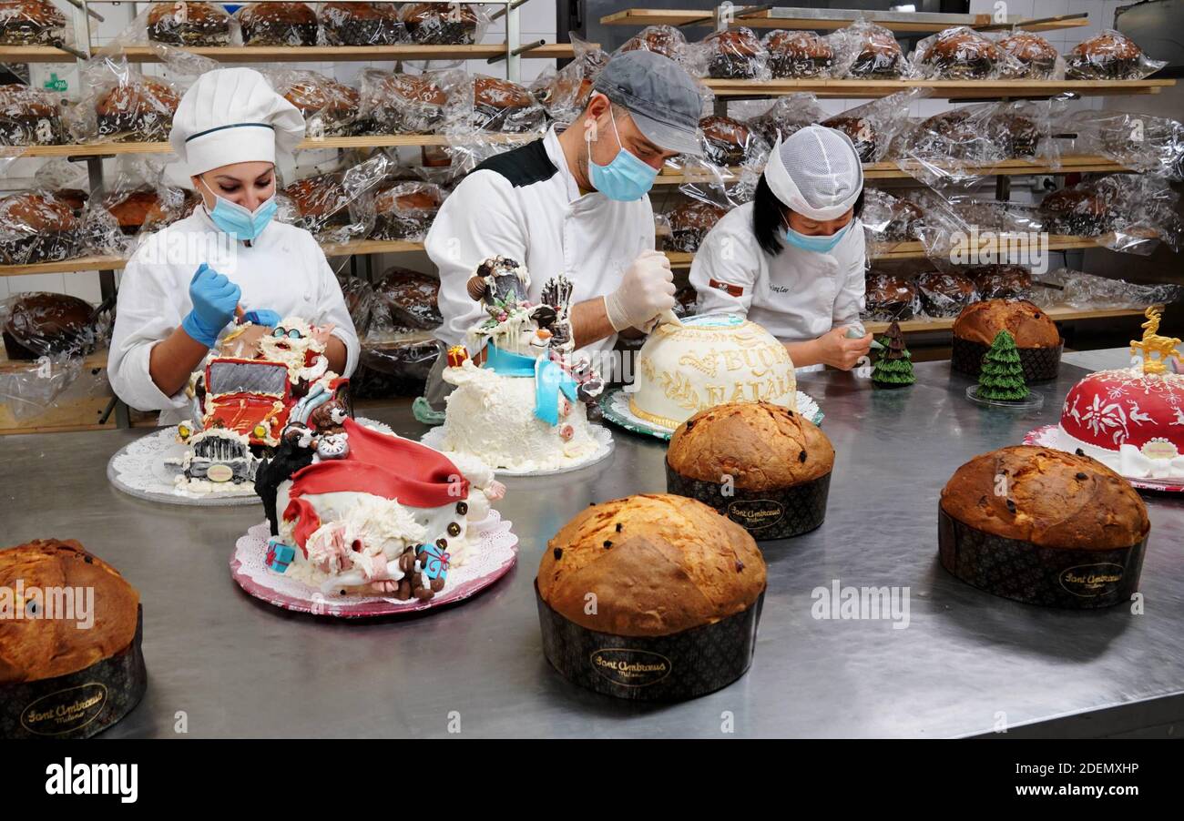 Milan, Italy. 01st Dec, 2020. Milan, Panettoni d 'author of the pastry ...