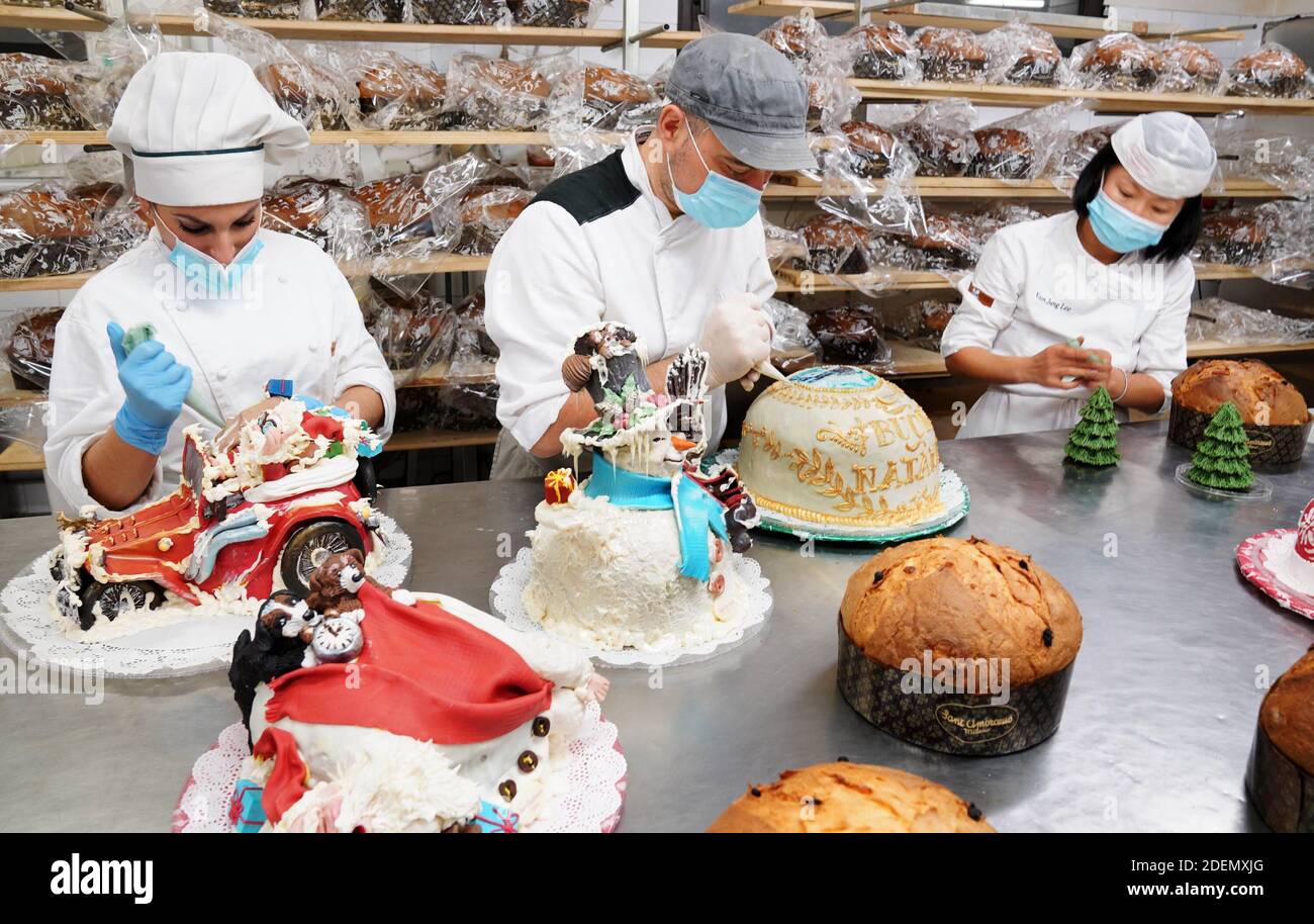 Milan, Italy. 01st Dec, 2020. Milan, Panettoni d 'author of the pastry ...