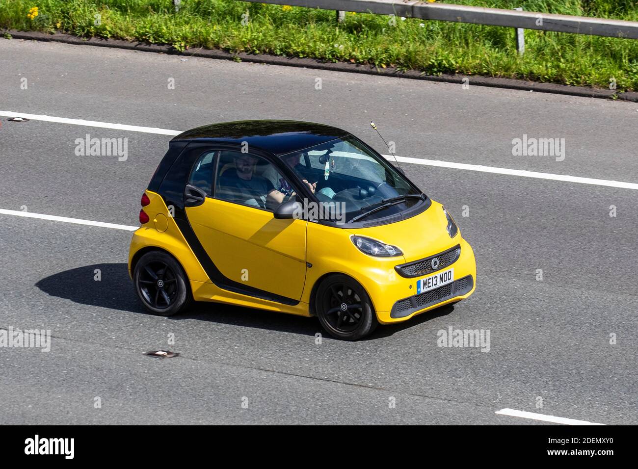 Smart fortwo cityflame edition hi-res stock photography and images - Alamy