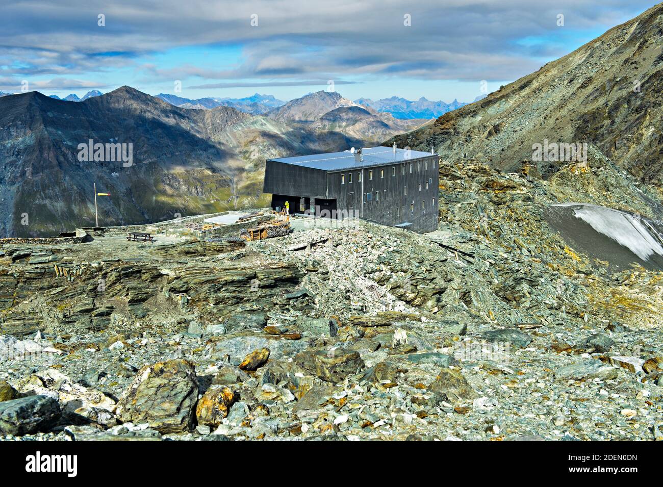 Berghütte Cabane de Tracuit, Zinal, Val d’Anniviers, Wallis, Schweiz ... Berghütte Cabane de Tracuit, Zinal, Val d’Anniviers, Wallis, Schweiz ...