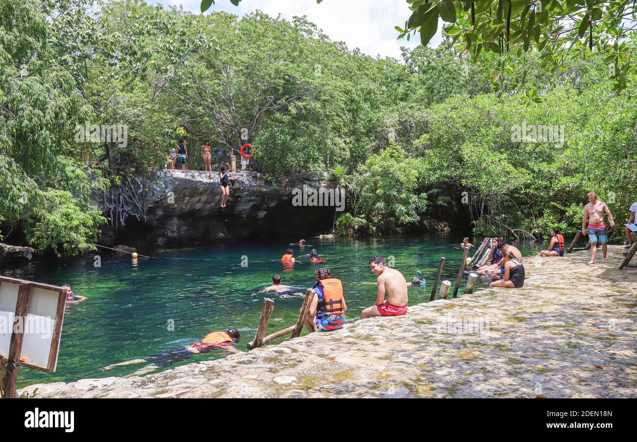 Public cenote hi-res stock photography and images - Alamy