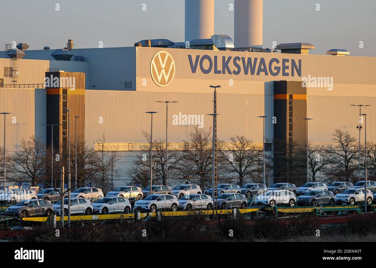 Illuminated trains hi-res stock photography and images - Alamy