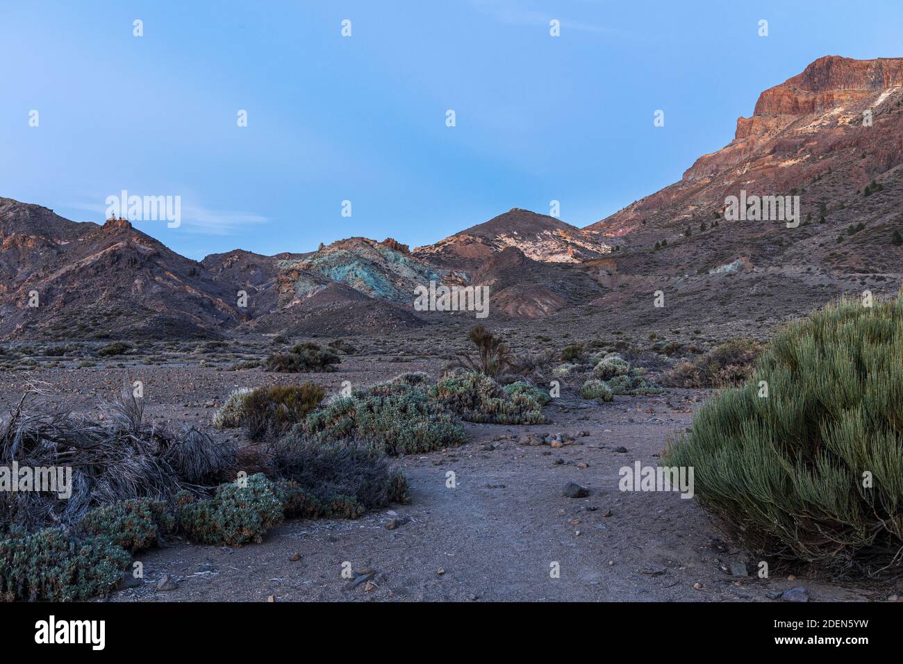 Twilight landscapes hi-res stock photography and images - Alamy