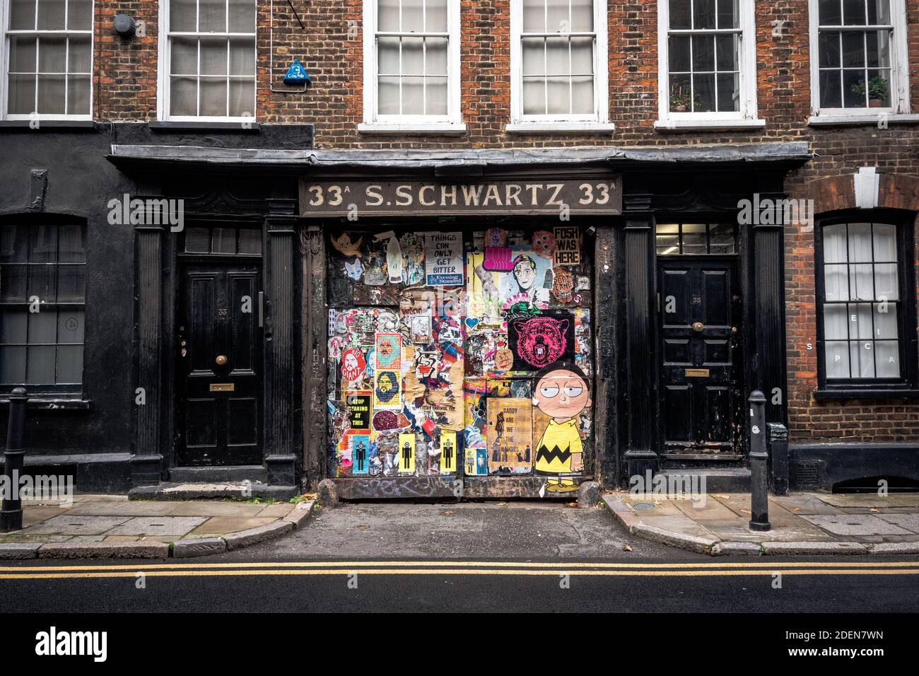 Grafitti on Fournier Street, Spitalfields London Stock Photo - Alamy