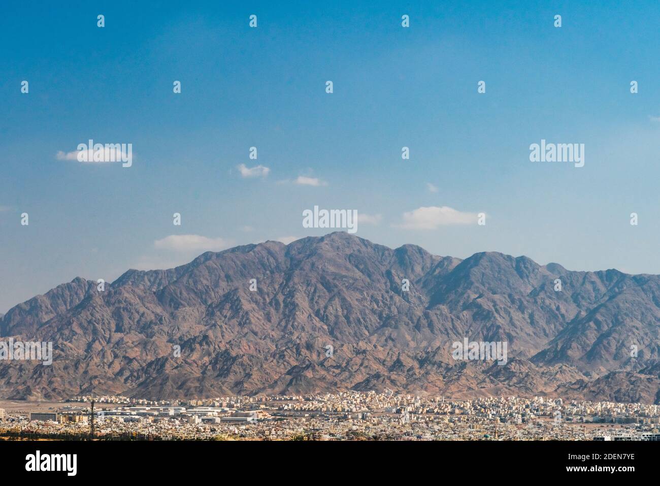 The border between Israel and Jordan against the backdrop of the Aqaba ...