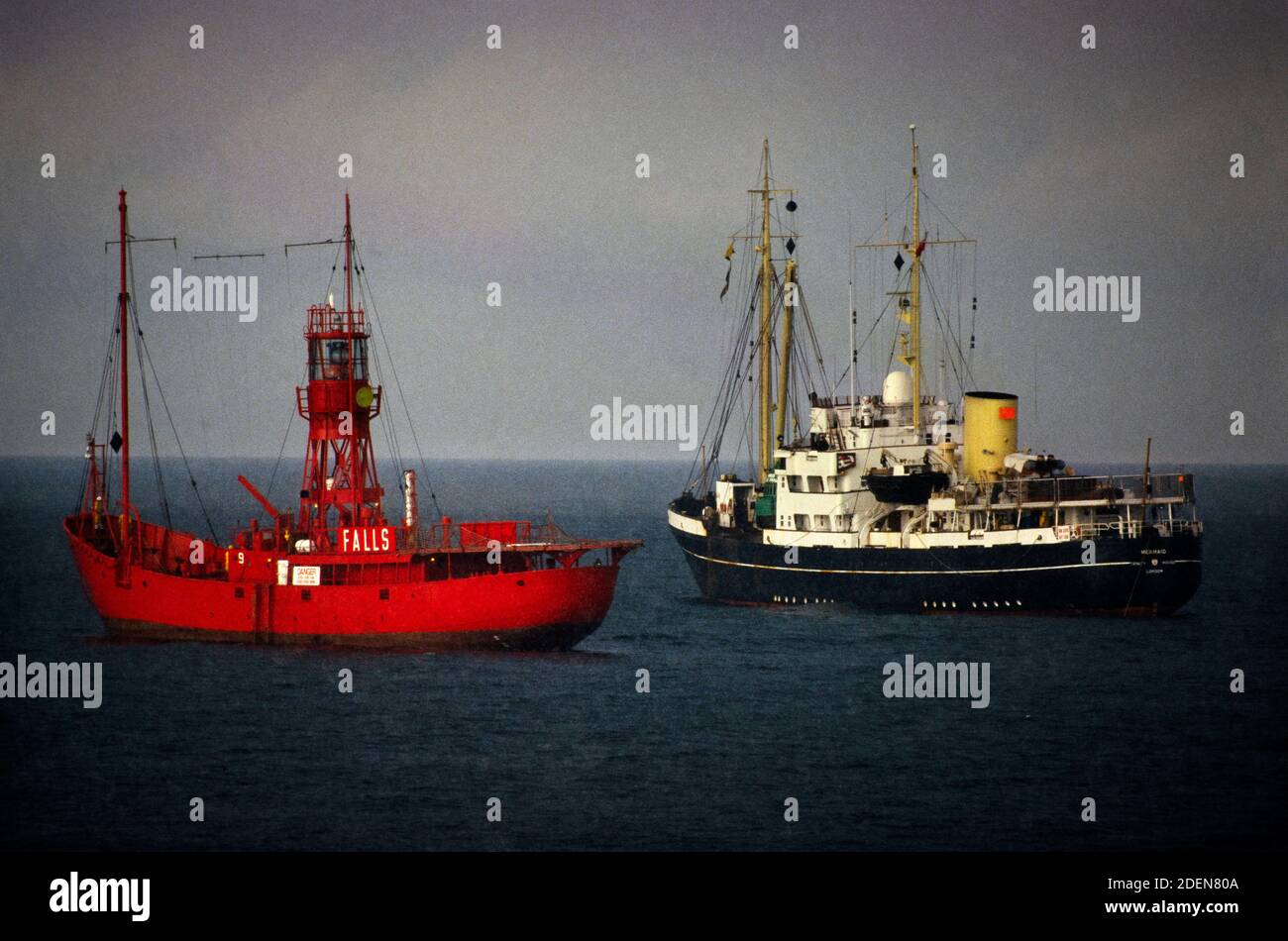 Ship mermaid hi-res stock photography and images - Alamy