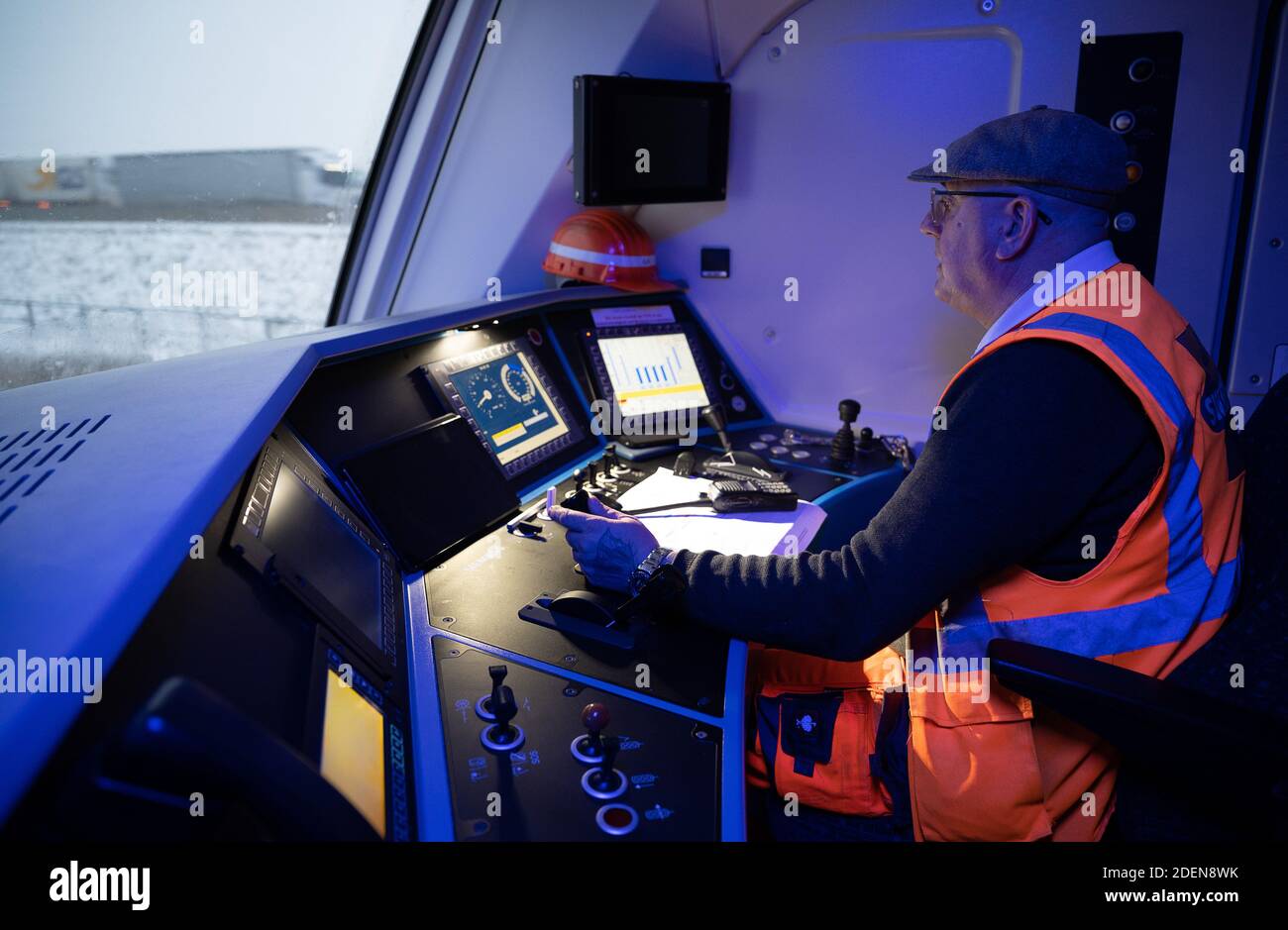 01 December 2020, Baden-Wuerttemberg, Dornstadt: Falk Krietsch ...