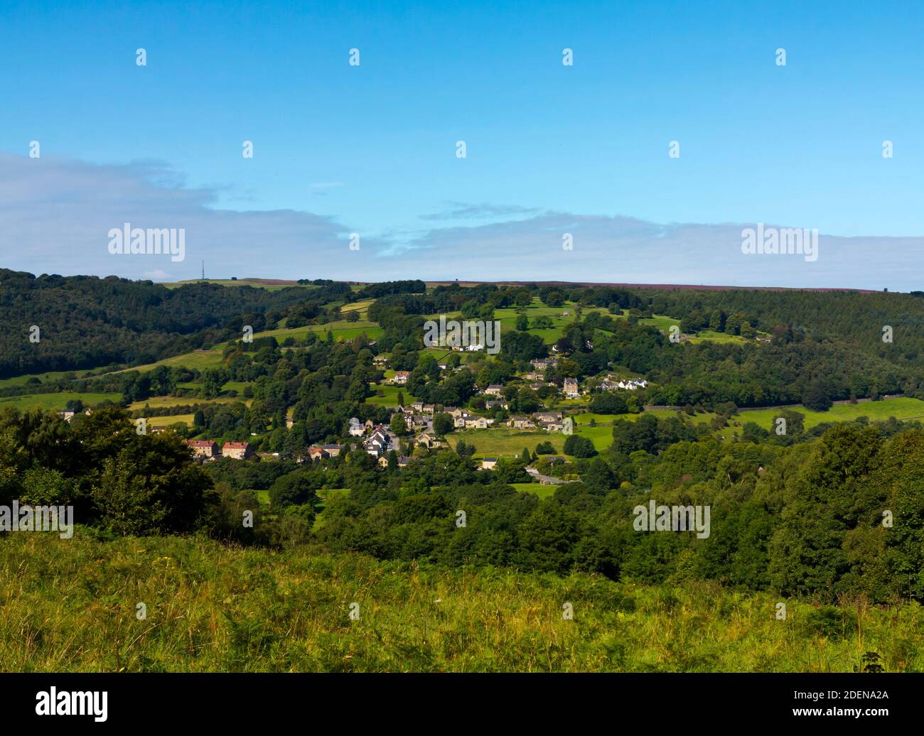 View of Grindleford village and surrounding countryside from Froggatt ...