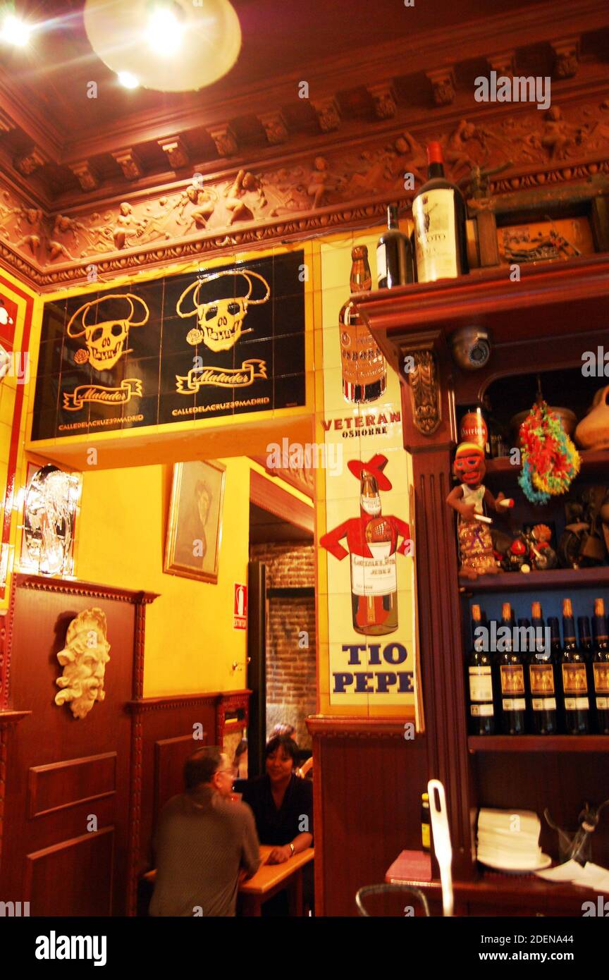 La Fragua del Vulcano tapas bar in Madrid, Spain Stock Photo - Alamy