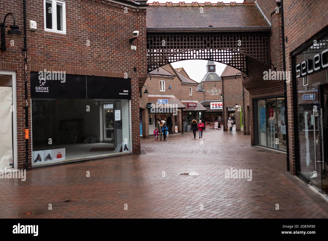 Grove shopping centre hi-res stock photography and images - Alamy