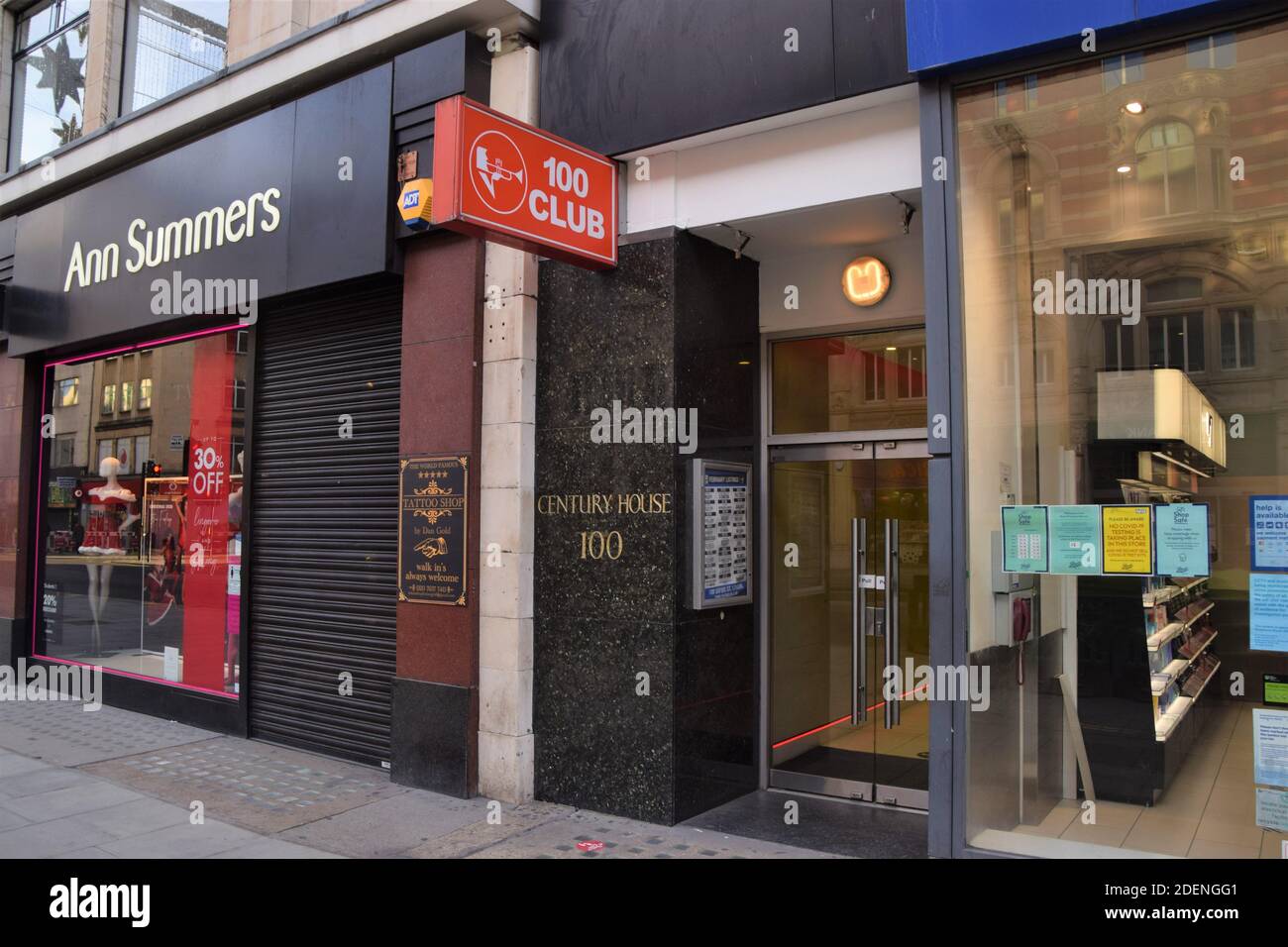 The 100 Club live music venue exterior view, Oxford Street, London ...