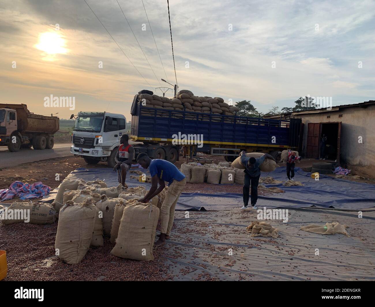 Cocoa ivory coast truck hi-res stock photography and images - Alamy