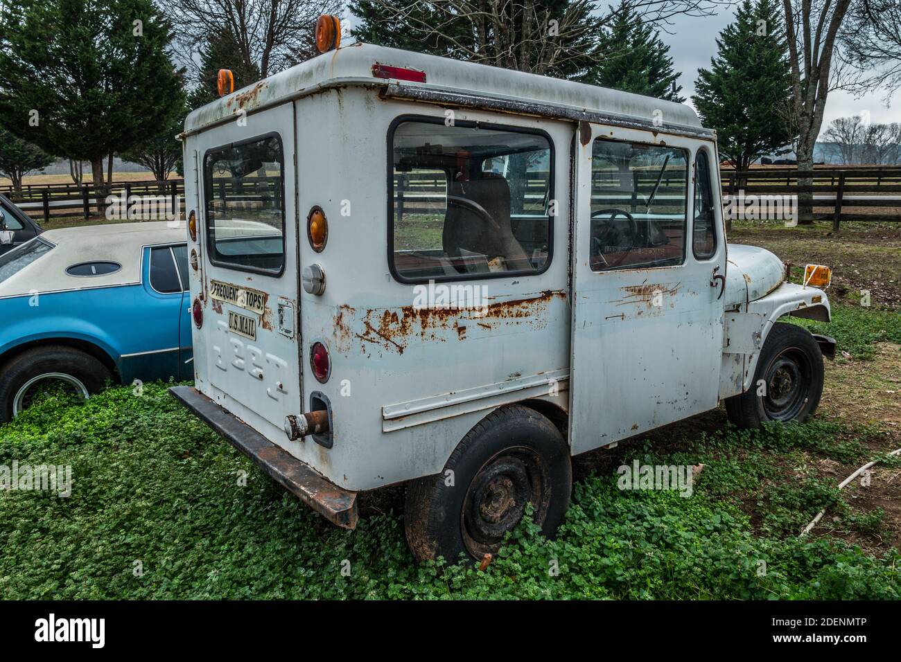 Rusty old jeep hi-res stock photography and images - Alamy