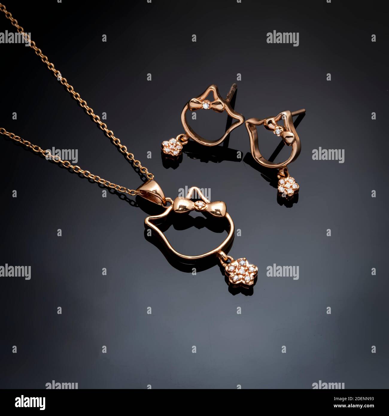 gold and jewel Stock Photo - Alamy