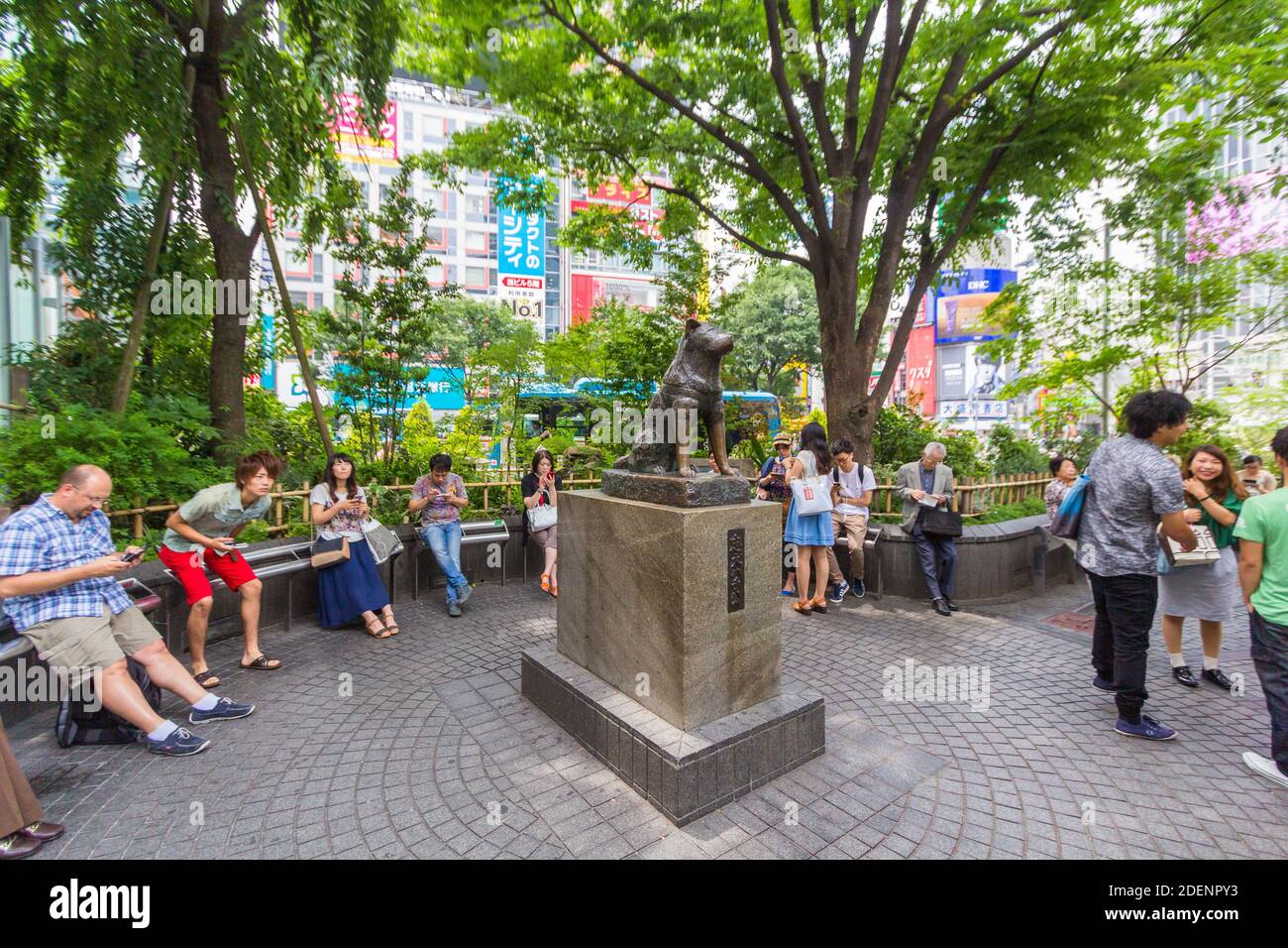 The Hachiko memorial statue in Tokyo, Japan Stock Photo - Alamy