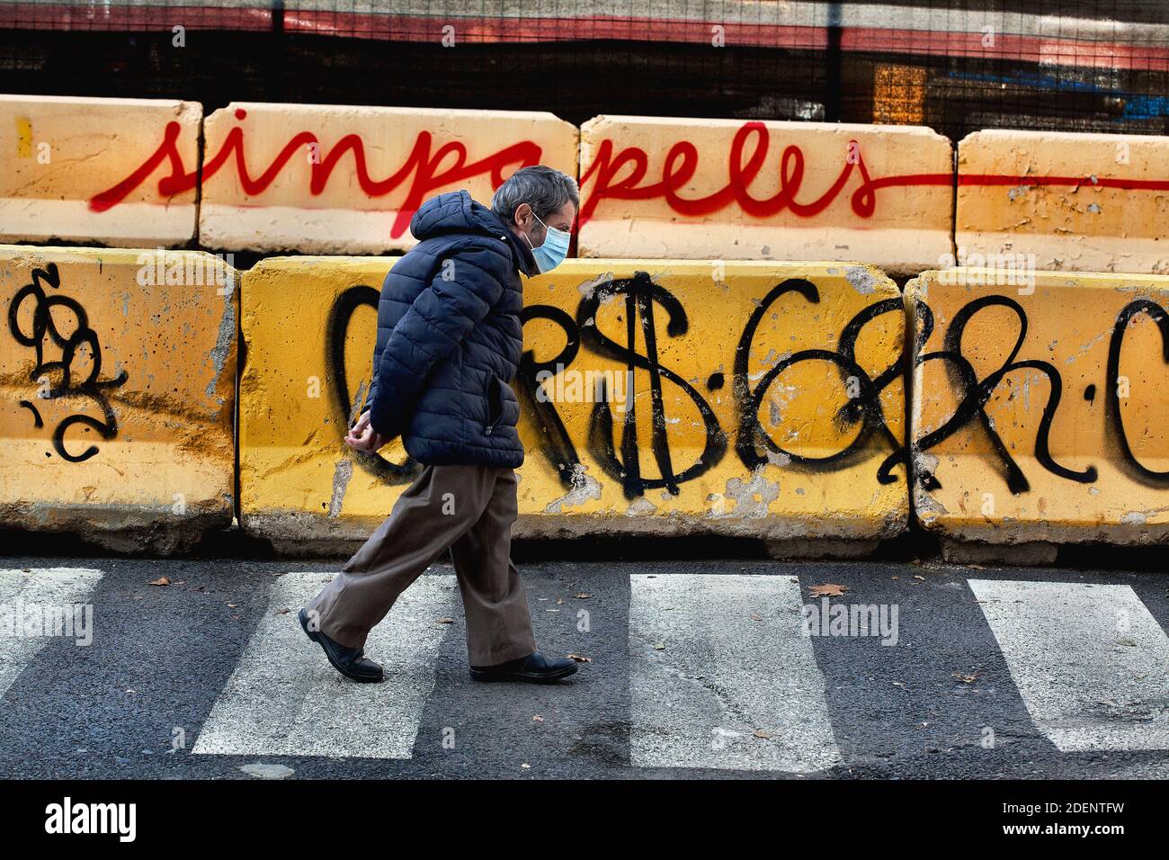 Hunchback man hi-res stock photography and images - Alamy