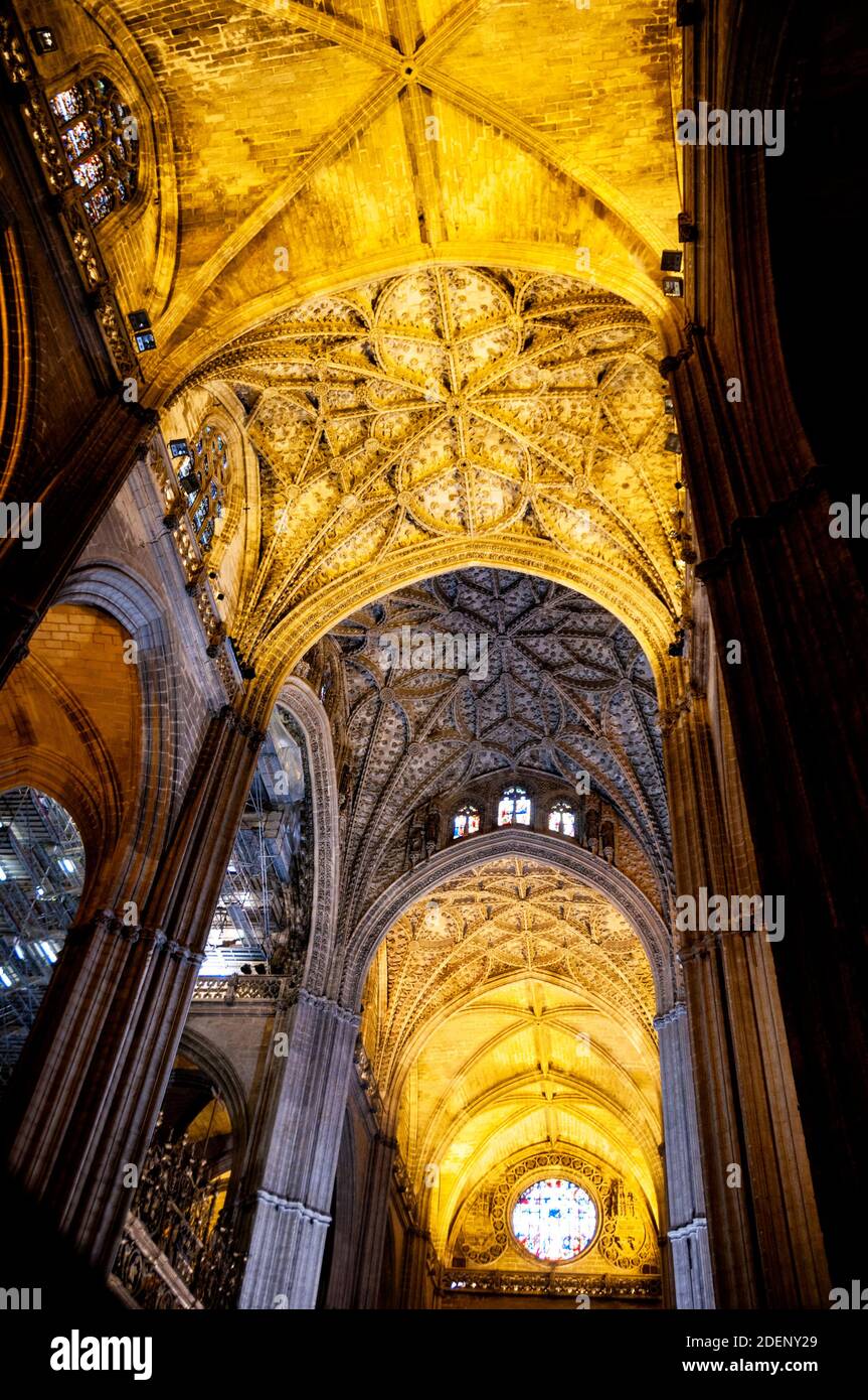 Flamboyant architectural style hi-res stock photography and images - Alamy