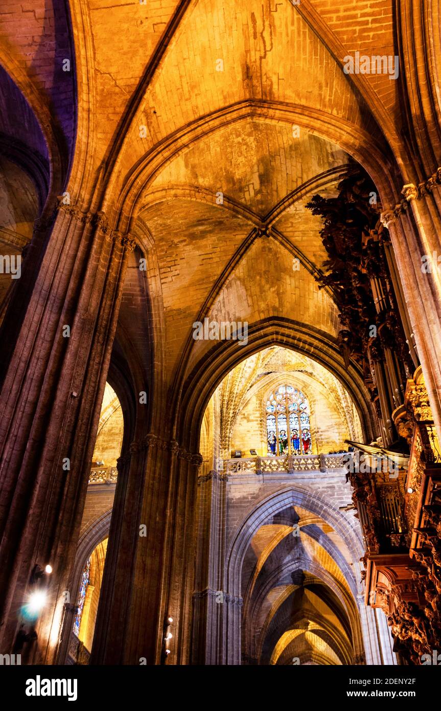 Flamboyant architectural style hi-res stock photography and images - Alamy