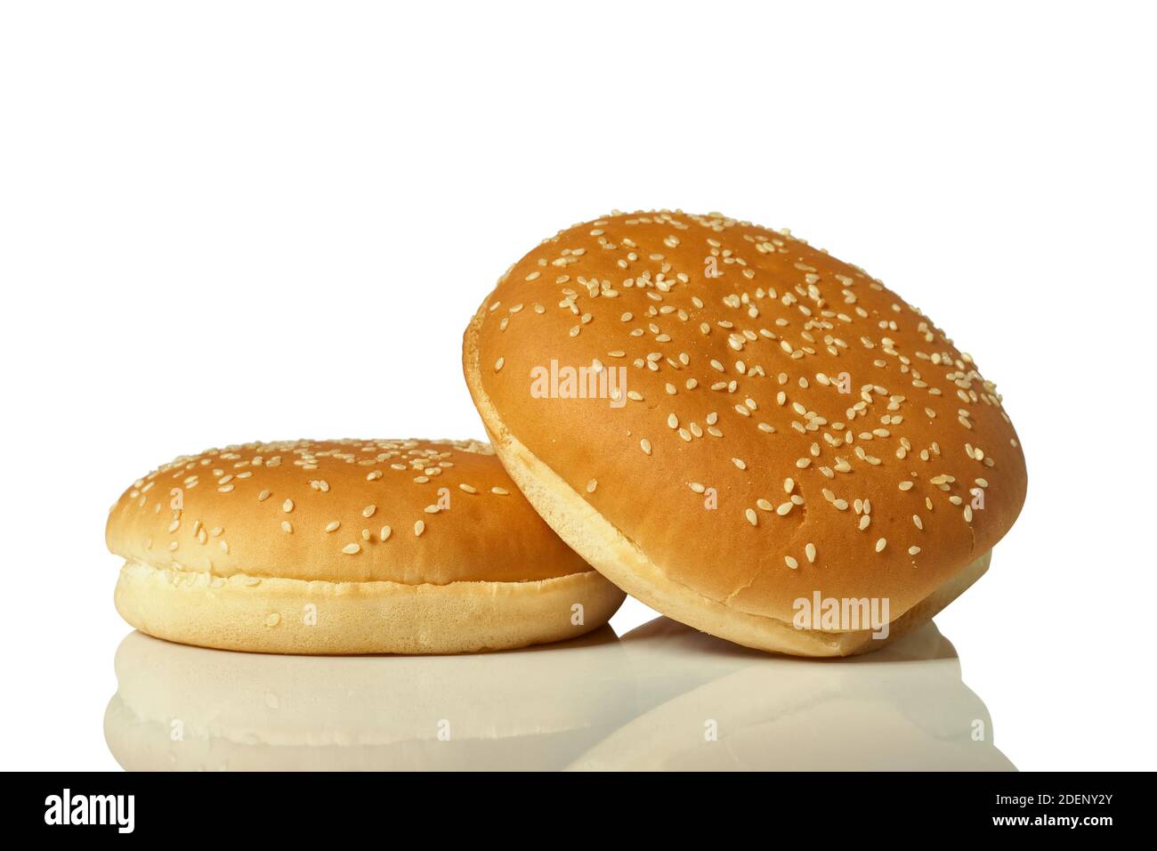 Round burger bun with sesame seeds isolated on white background Stock ...