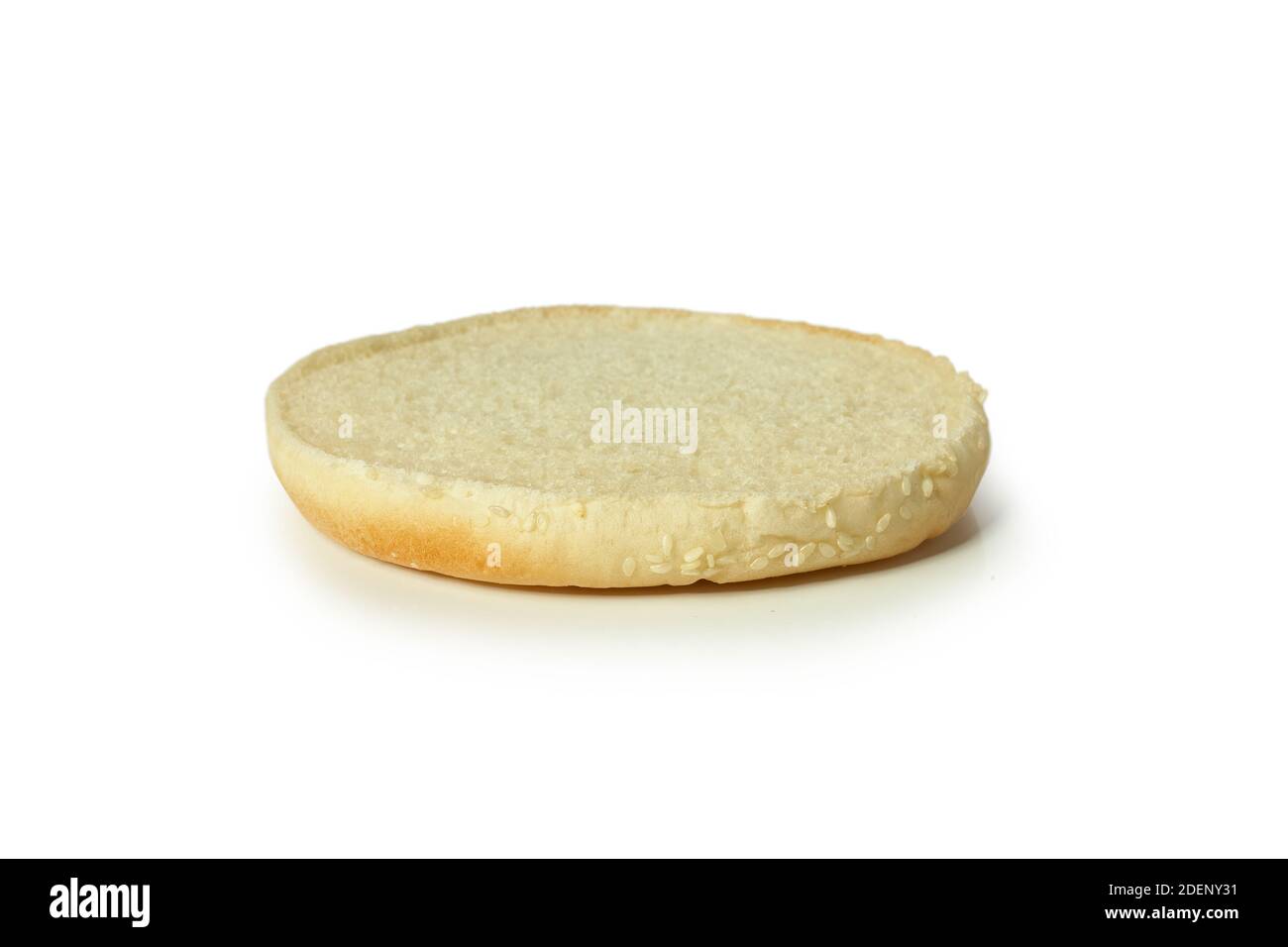 Round burger bun with sesame seeds isolated on white background Stock ...
