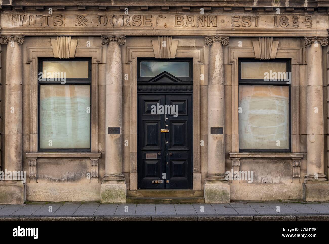 an old stone victorian bank building at southampton docks Stock Photo ...