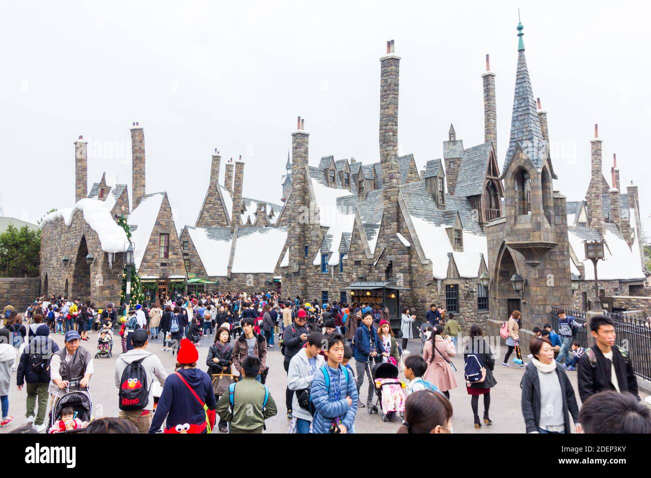 Inside the Wizarding World of Harry Potter theme park in Osaka, Japan ...