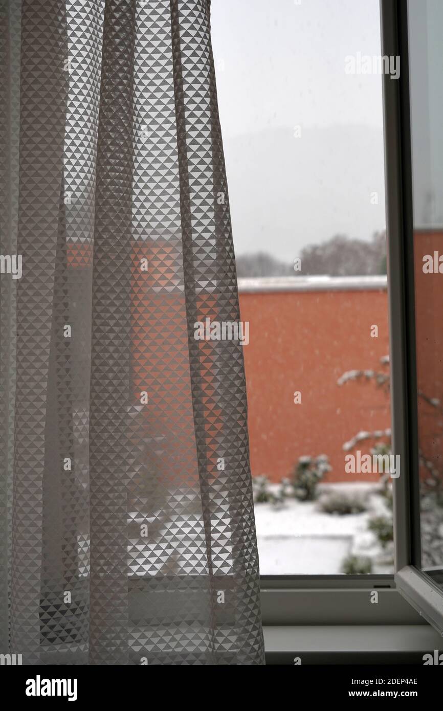 Natural air circulation as a measure against spreading of coronavirus ...