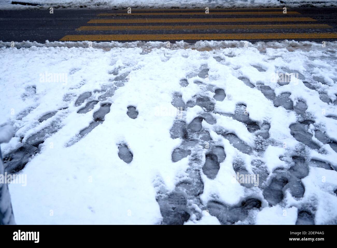 Covered crosswalk hi-res stock photography and images - Alamy
