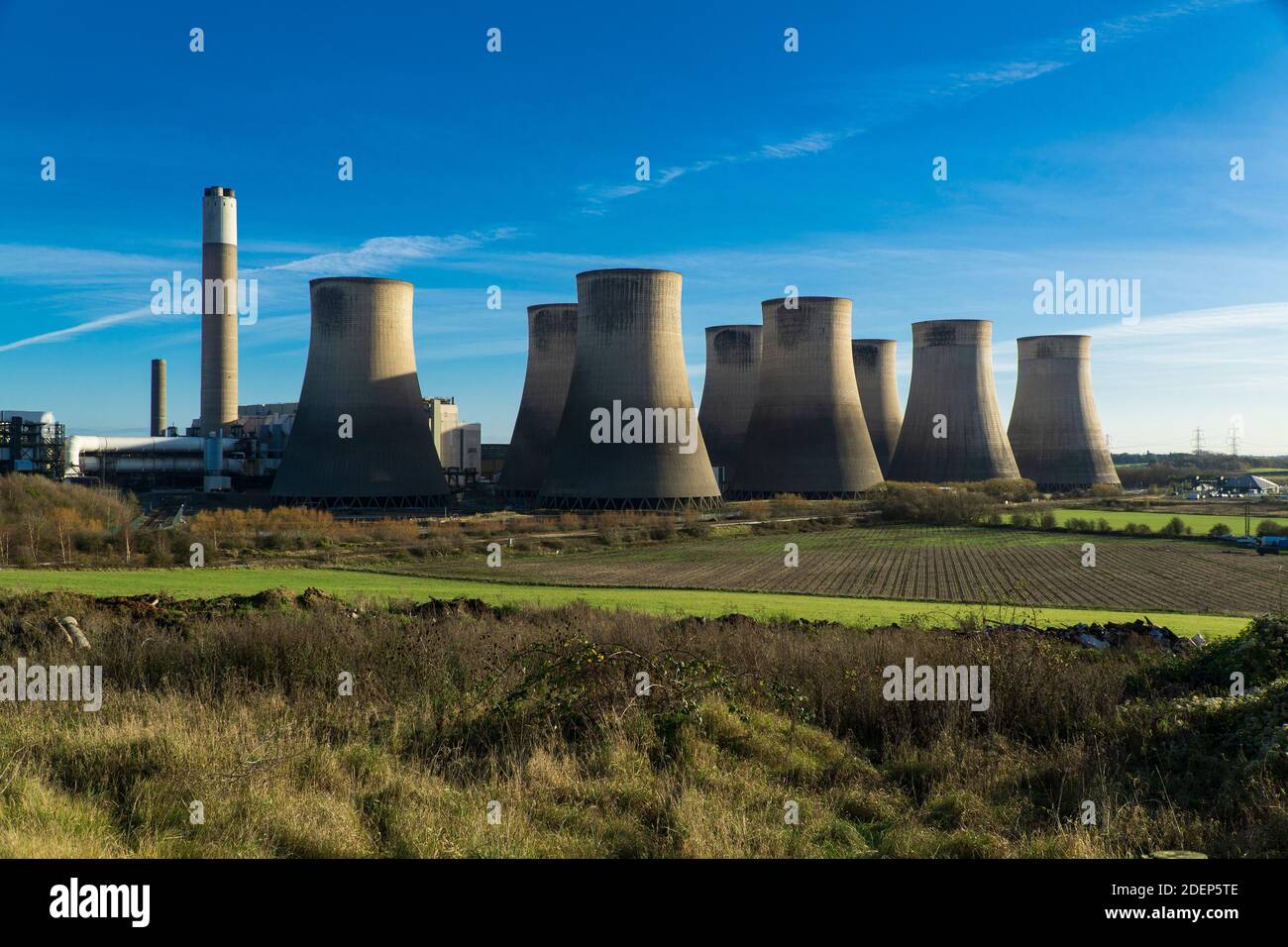 Large UK power station example Stock Photo - Alamy