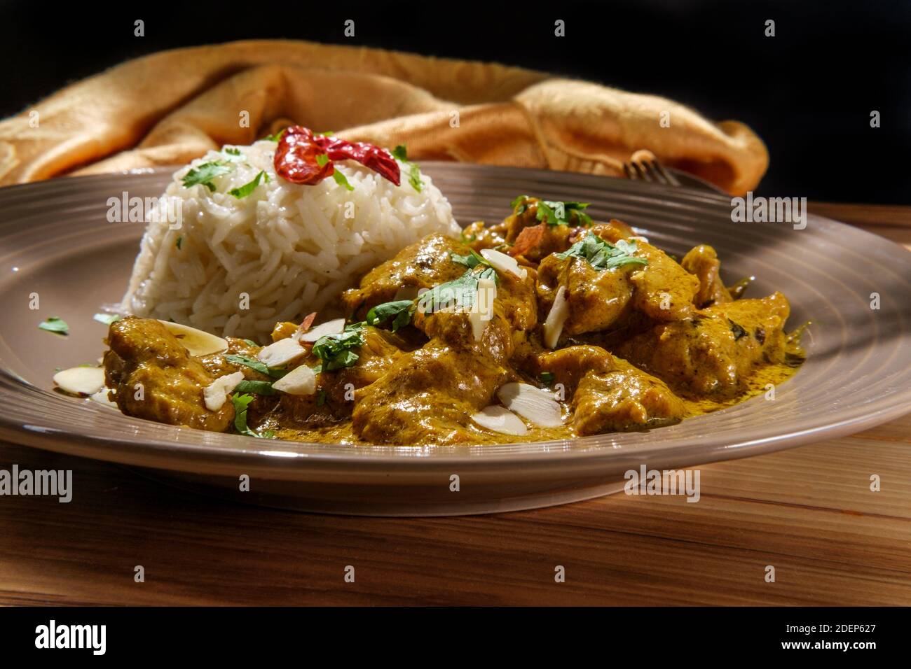 Indian creamy hyderabadi chicken curry almonds hi-res stock photography ...