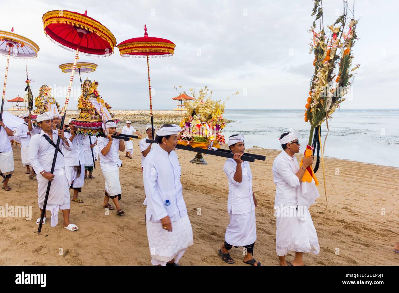An afternoon Hindu procession at the island of Bali, Indonesia Stock ...