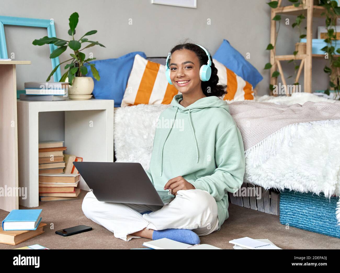 Virtual college hi-res stock photography and images - Alamy